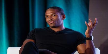 Arthur Hayes 7 altcoin önerdi: “Yatırımcılarıma risk almalarını söyledim”