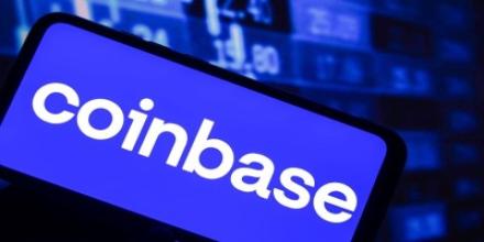 Coinbase запускает XRP-фьючерсы: CFTC получена, но рынок сомневается