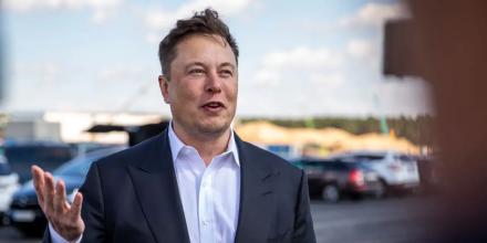 Elon Musk ändert Profilbild und lässt Memecoins explodieren: Kurssteigerung bis zu 281%