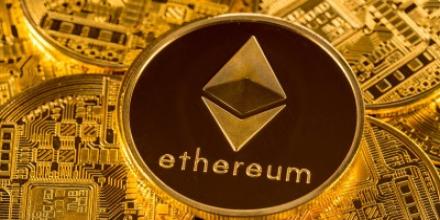Выручка Ethereum упала на 44% в августе, несмотря на рост цены ETH