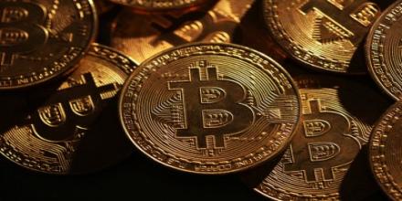Биткоин готовится к новому рывку: сможет ли снижение ставки ФРС подтолкнуть цену к $200 000