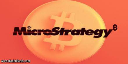 Strategy compra USD $2.130 millones de Bitcoin y tenencias superan los 700.000 BTC