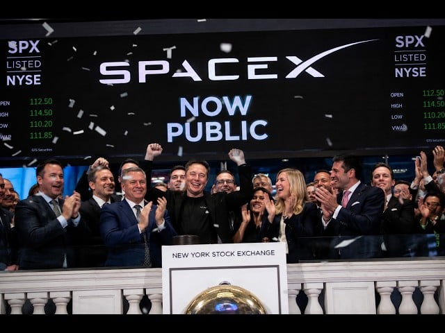 SpaceX wchodzi 